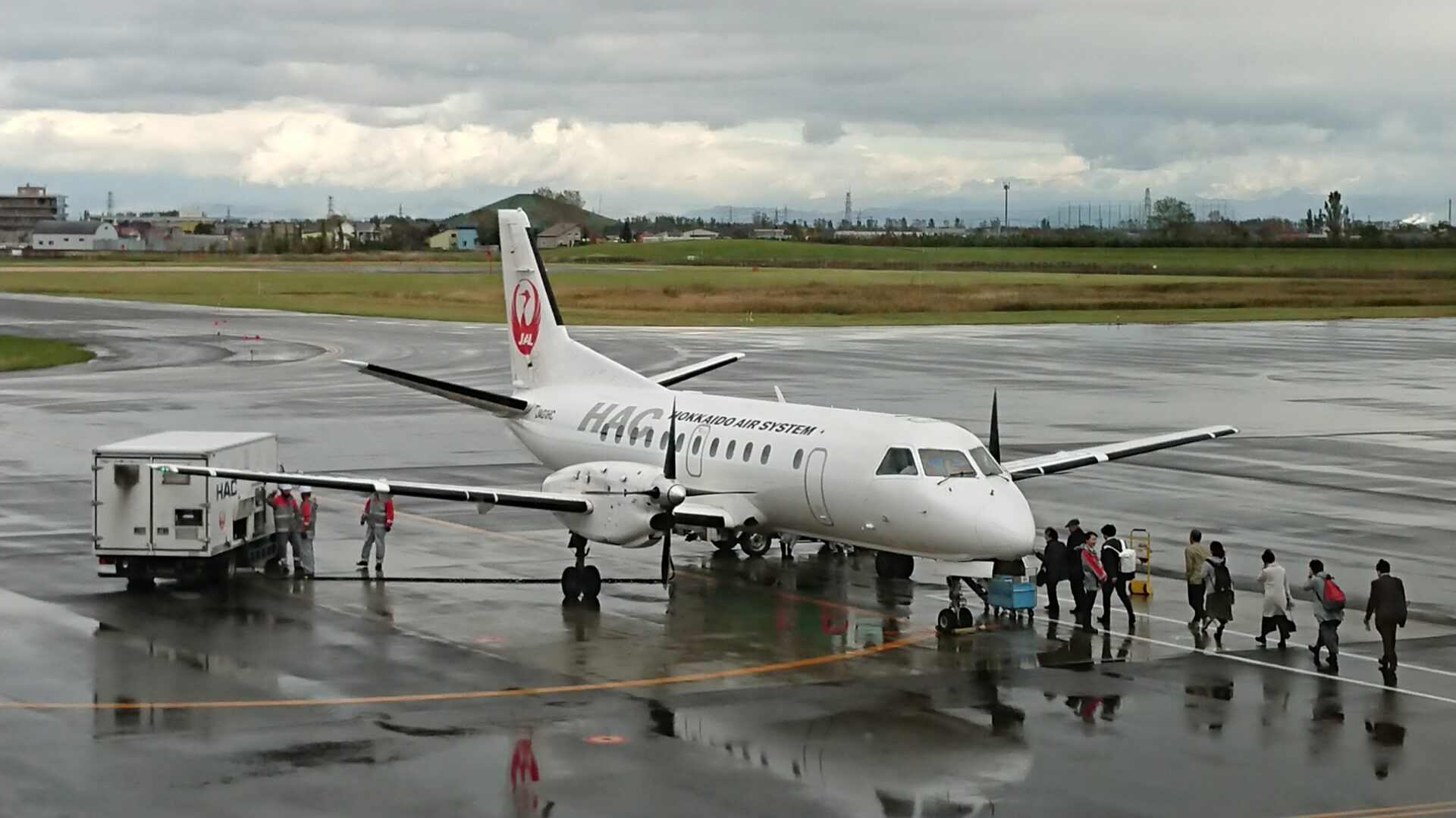 JALグループで最小の飛行機、サーブ340B（SAAB340B）に乗ってみた HAC（北海道エアシステム） - YAS的なモノ